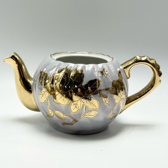 Art | Vintage Porcelain Teapots Without Its Lid | Poshmark